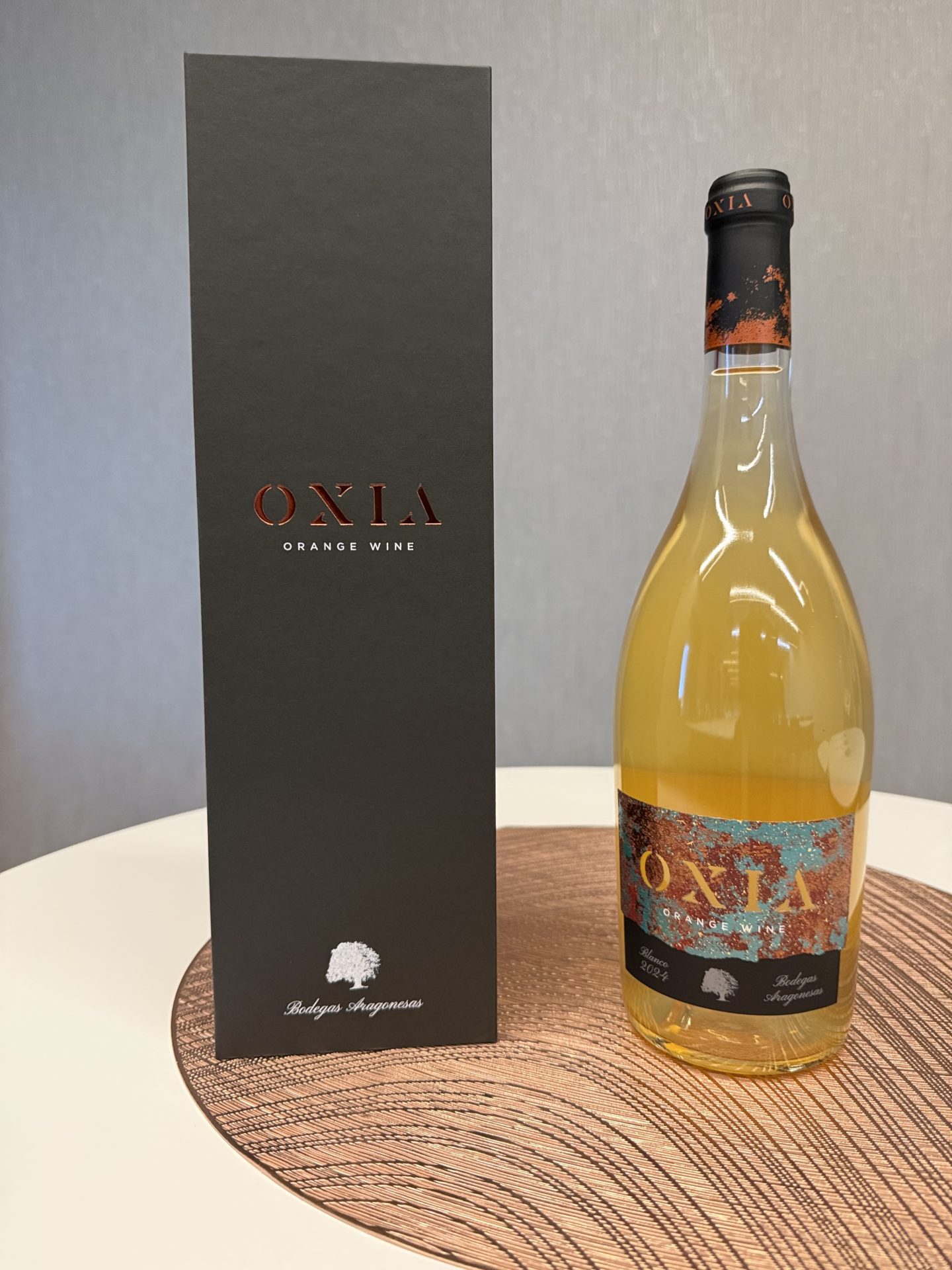 Bodegas Aragonesas lanza 6000 botellas de OXIA, su primer Orange Wine ...